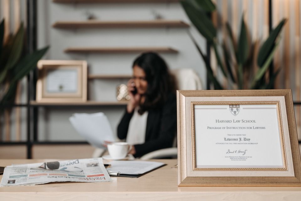 What is it like dating a lawyer? All you need to know